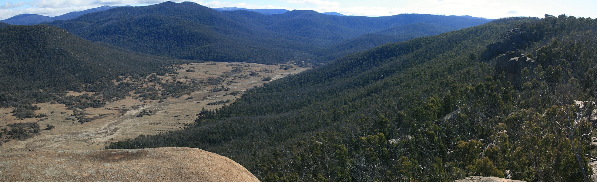 What are the best places in Canberra to just lay/sit down and read a ...